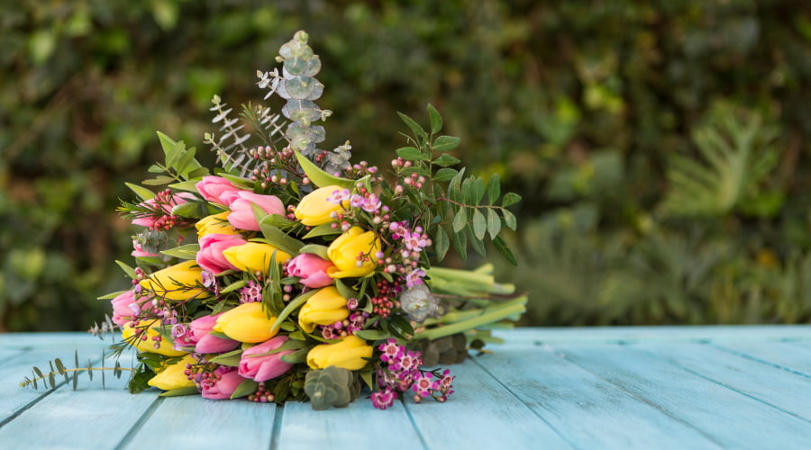 Mini Flower Arrangements as a Birthday Gift – Rosaholics
